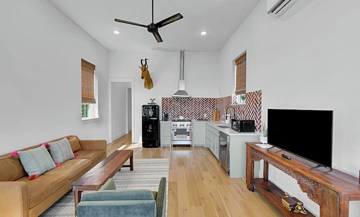 Dogtrot Hotel Loft Apartment - Waco, TX