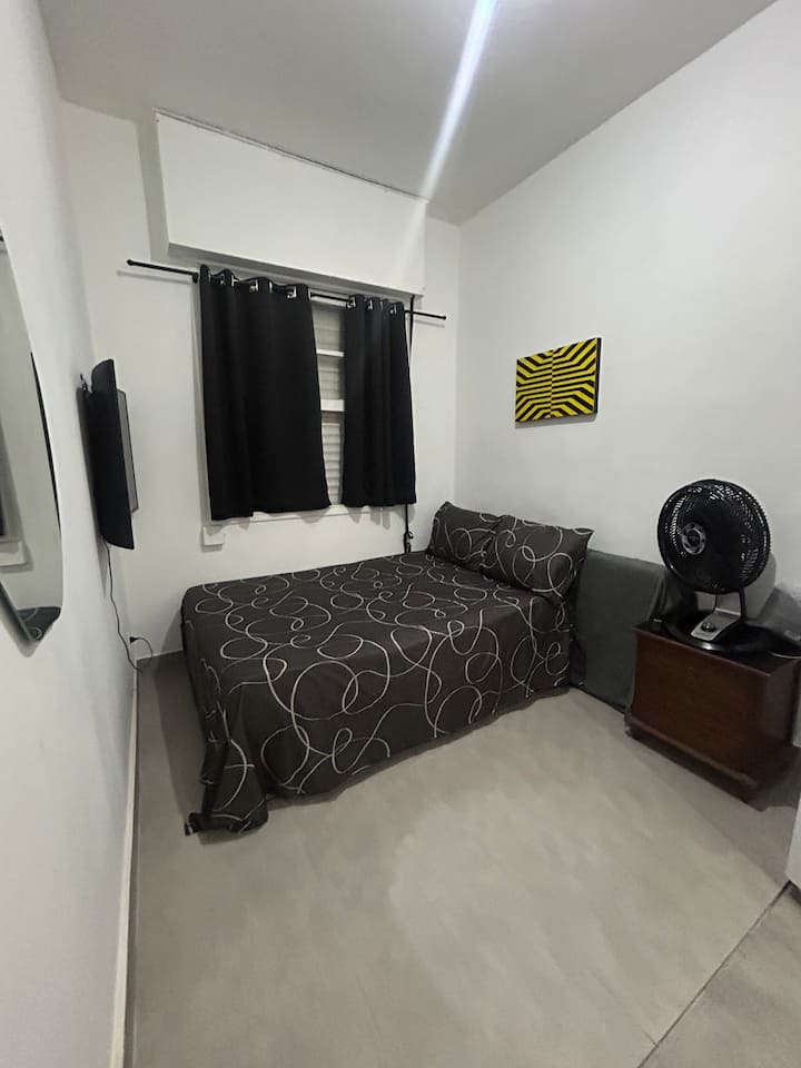 Pé Na Areia Na Praia Do Embaré - Santos State