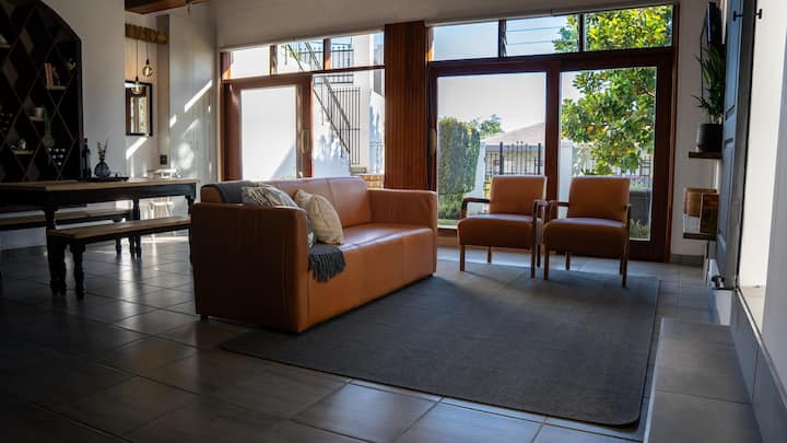 Durr’s Nest | Central Paarl Mountain Retreat - Paarl