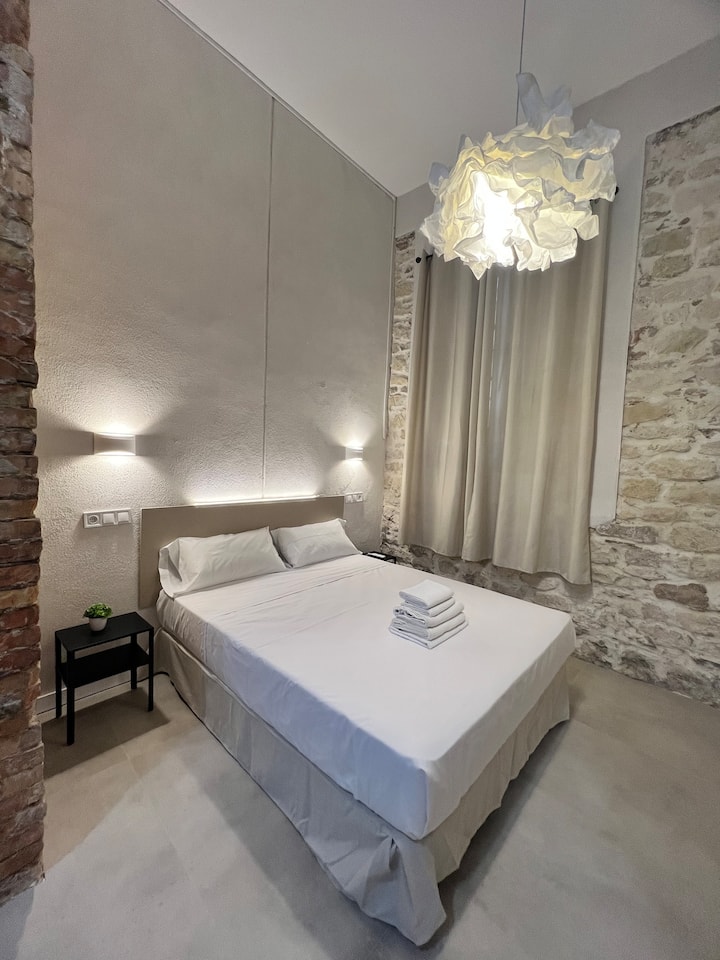 Hostal Alifornia (Adultos) - Suite Doble Deluxe 3 - Alicante