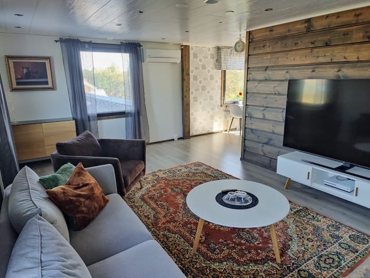 Moderni Ja Tilava Huoneisto Jokinäkymällä! - Pello