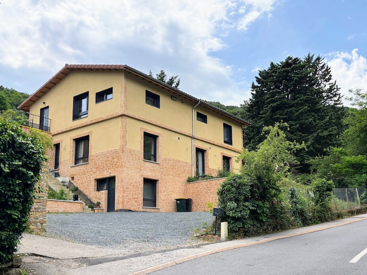 Vaste Logement Familial Entre Lyon Et Nature - Saint-André-de-Corcy