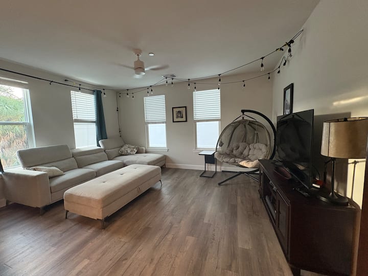 Modern Dtsp Apt With No Construction Noise - St. Petersburg
