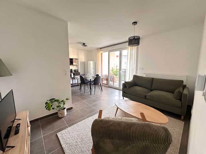 Apt Moderne & Cosy Avec Balcon - Proche Genève - Divonne-les-Bains