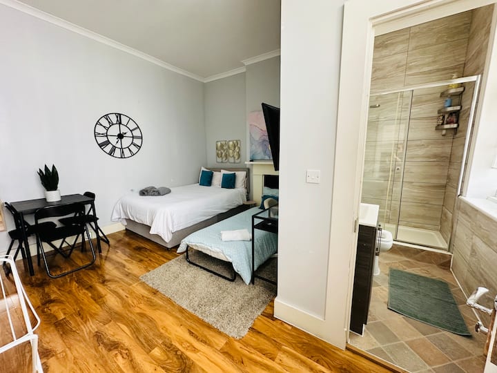 Studio In Zone 1 3.26 - Central London
