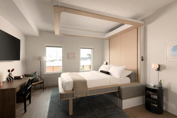 Mint House Tampa Downtown | Studio Suite - Tampa, FL