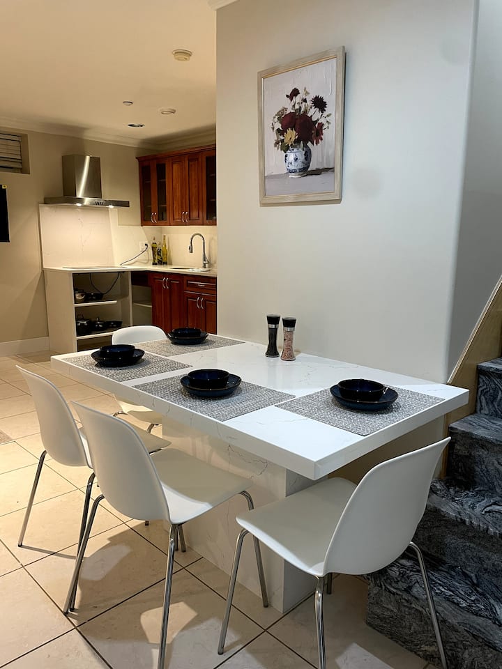 Cozy 2 Bedrooms In Basement - Vancouver