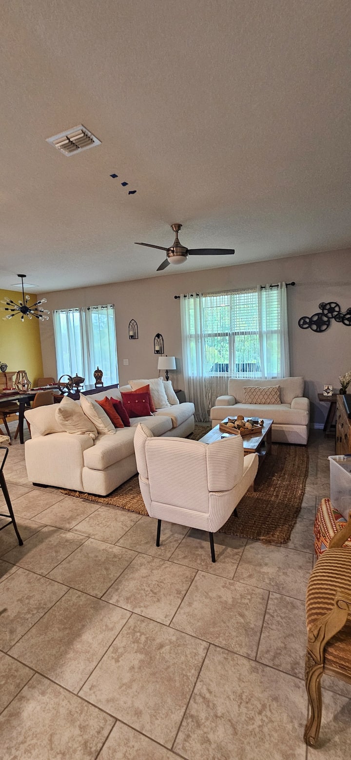 Charming Single Family Home - St. Cloud, FL