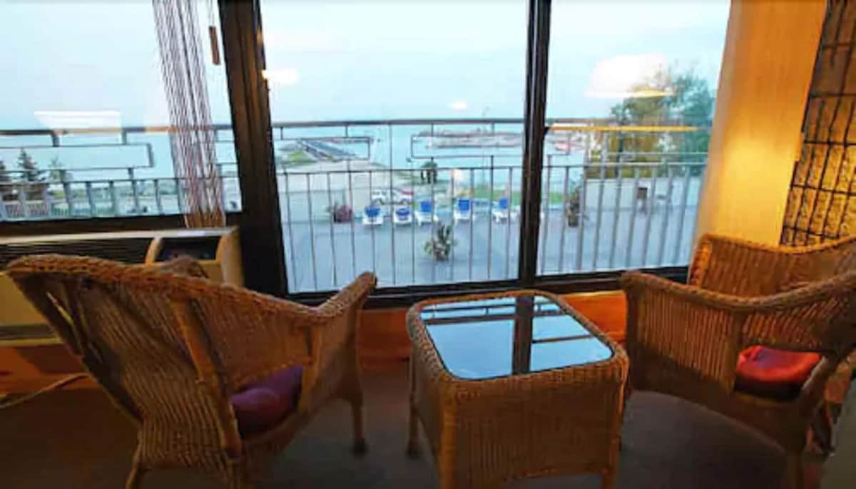 Royal Harbor Resort, Thornbury Jul26-Aug2, 2025 - Flats for Rent in ...