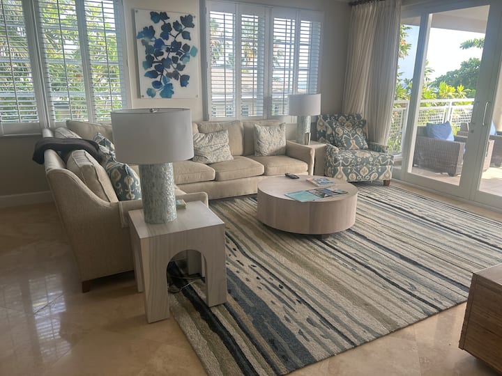 True Luxury In The Heart Of 7 Mile Beach - Cayman Islands