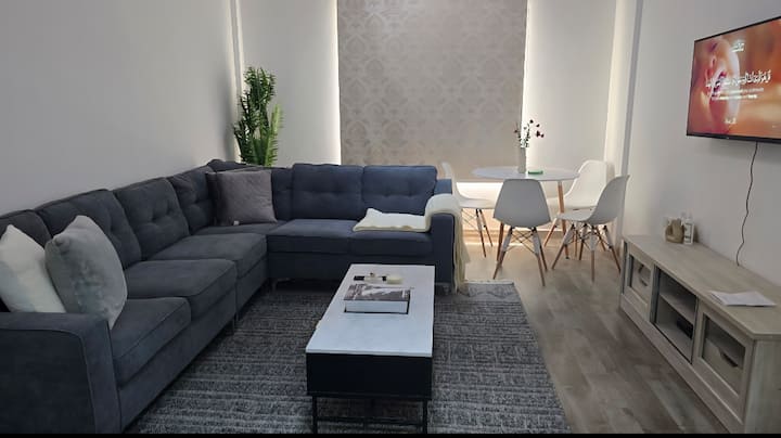 Chic & Comfortable 2-bedroom Apartment - Oman