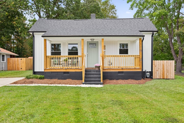 Charming Renovated Home Near Downtown & Airport - Greensboro, NC