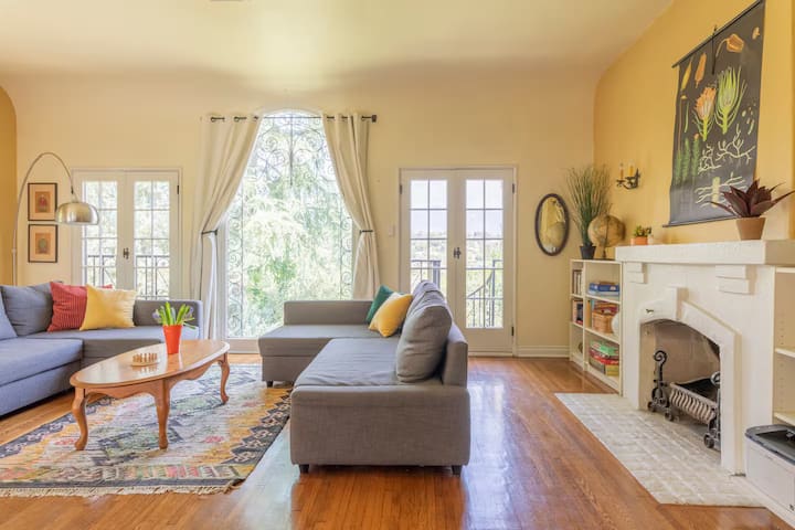 Secluded Spanish Style Retreat In Highland Park - Pasadena, CA