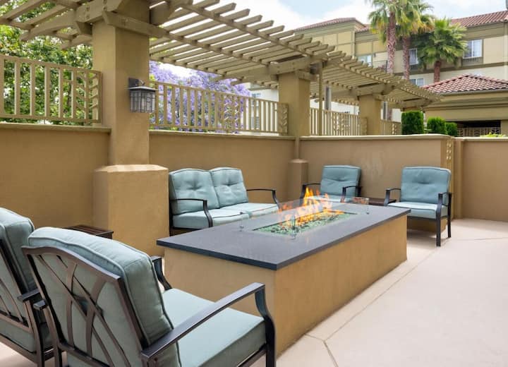 Executive Suite | 1 Bedroom | Sunnyvale Center - Santa Clara, CA