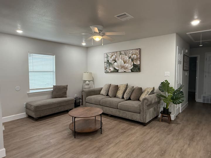 Home Near Refineries - Pasadena, TX