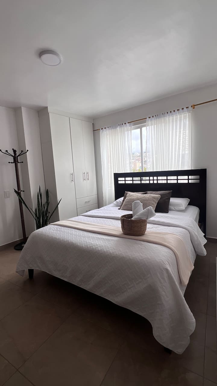 Cómoda Suite En La Segunda Planta -Sector El Valle - Loja