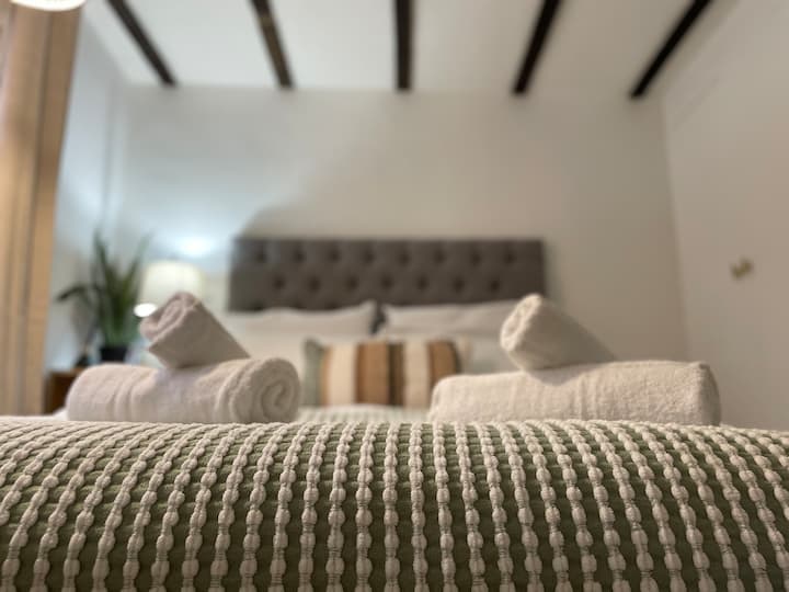 Central 2br Apartment • Parking • Sleeps 4 - Suffolk