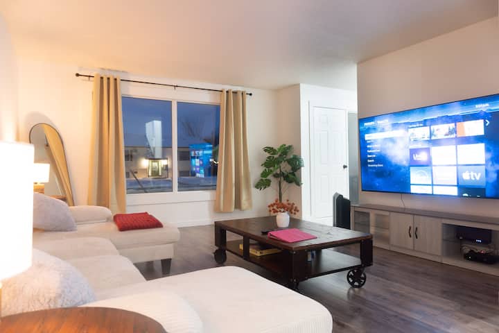 The Suiteescape Brandon. Cozy Stay Near Everything - Brandon