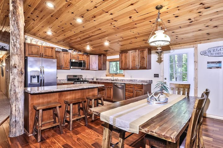 Sauna, Fire Pit, Beautiful Lake Frontage - Minocqua, WI