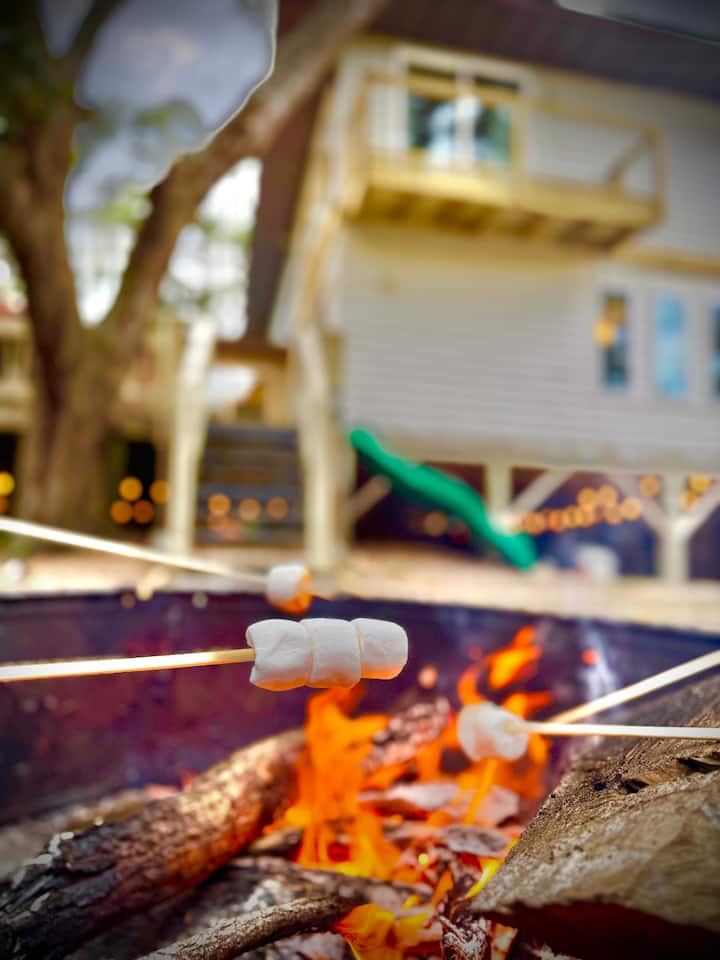 The Ugly Dolphin: A Polished Beach Home For 12 - Edisto Island, SC