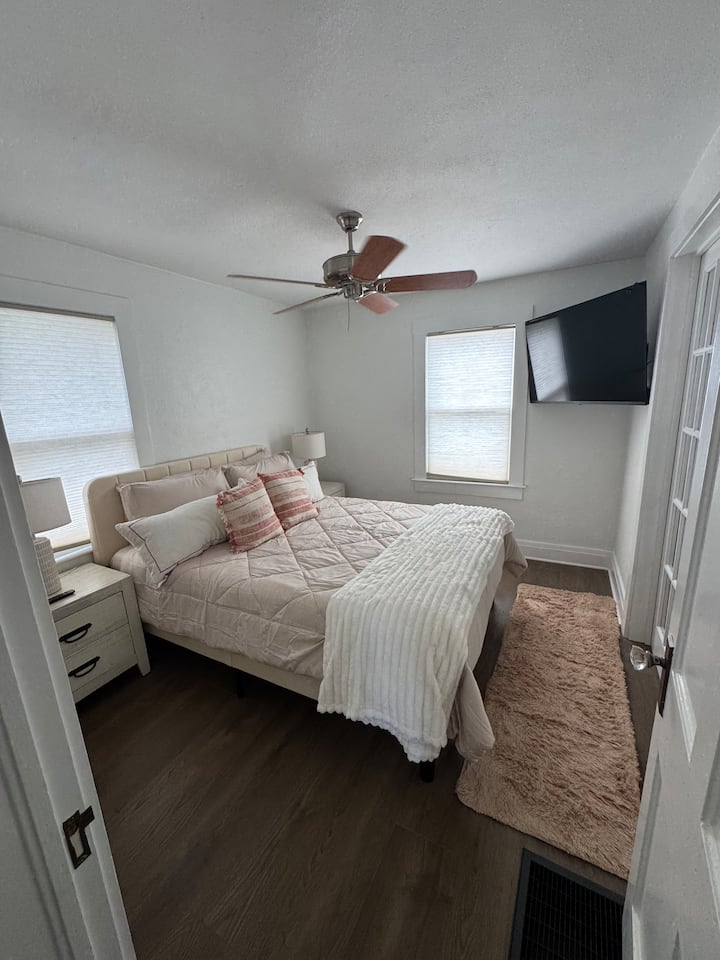 Beautiful 1/1 Apartment In Sarasota Downtown. - Sarasota, FL