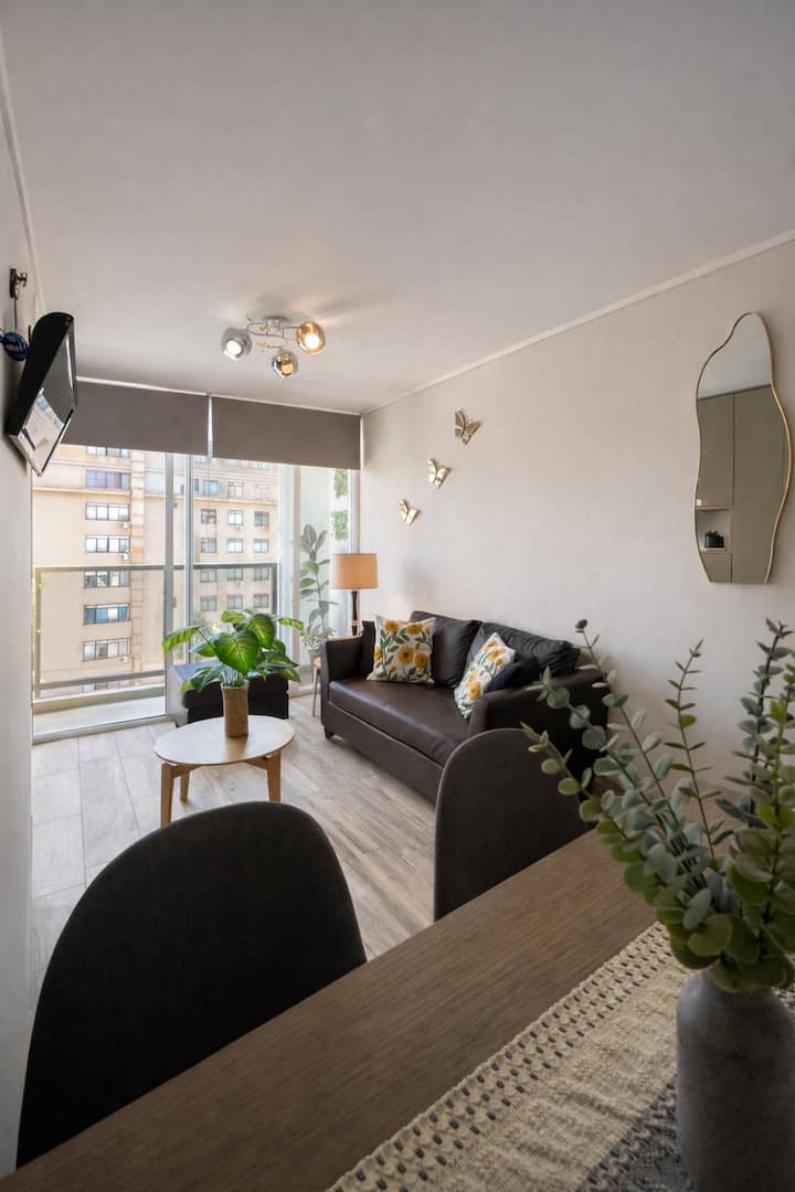 Modern 1br Apartment With Balcony | Steps Fr Metro - Santiago