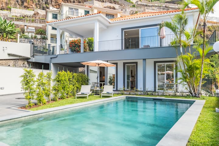 Modern Studio Steps From Beach - Ponta do Sol