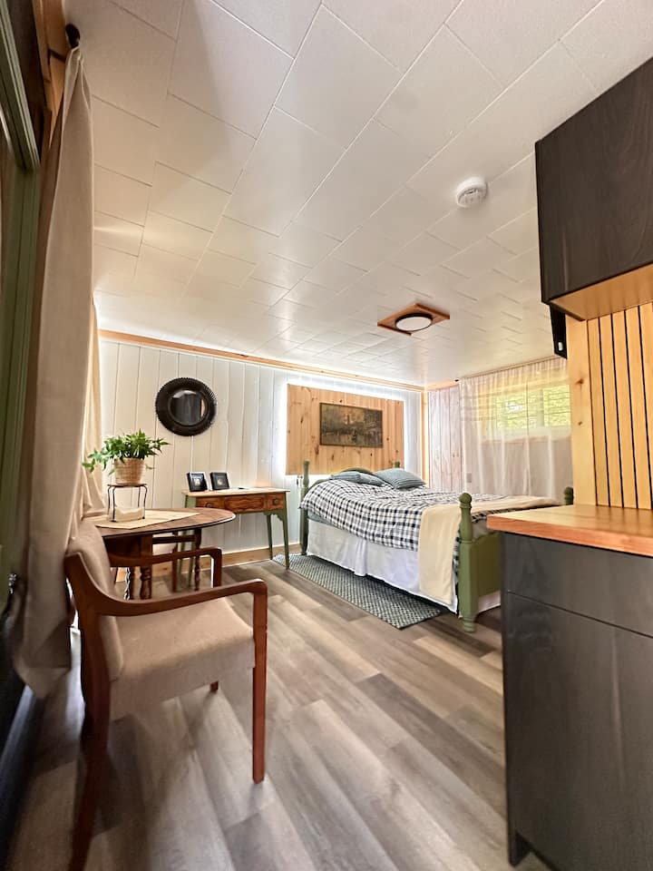 Studio Near Lake Michigan And Tippy Dam | Janix - Norman Township