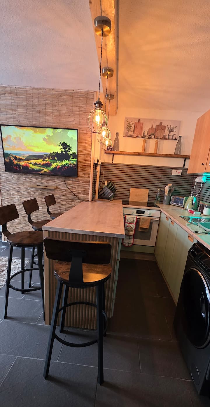 Taff Cottage – Free Parking, Fast Wifi, Comfy Stay - Cardiff