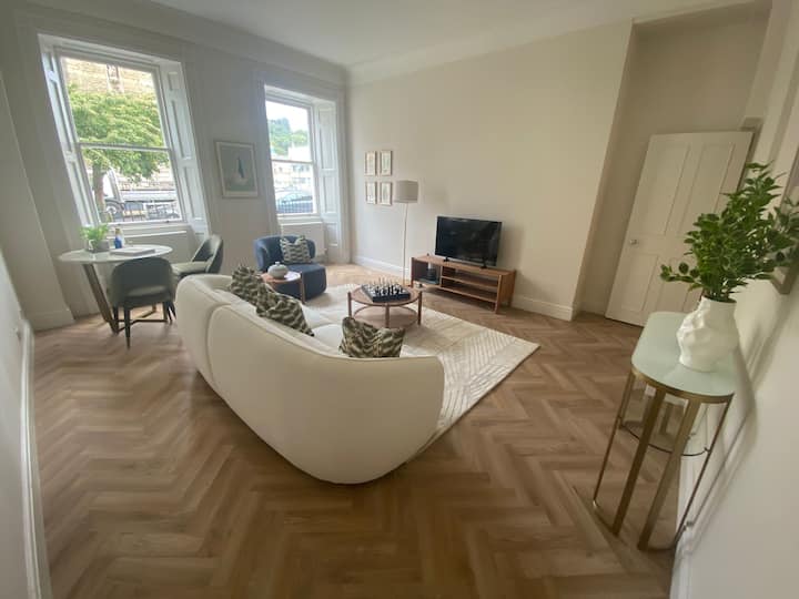 Elegant 1-bedroom Apartment In The Heart Of Bath - Bath