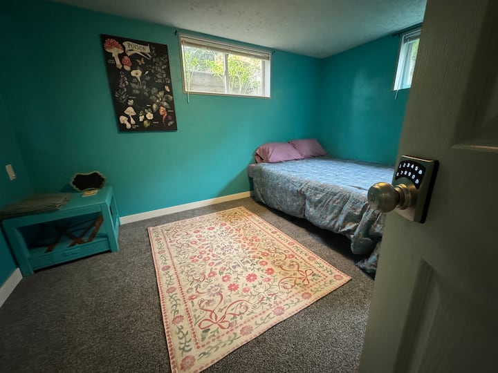 Private Room In Beautiful Lakewood - Lakewood, CO