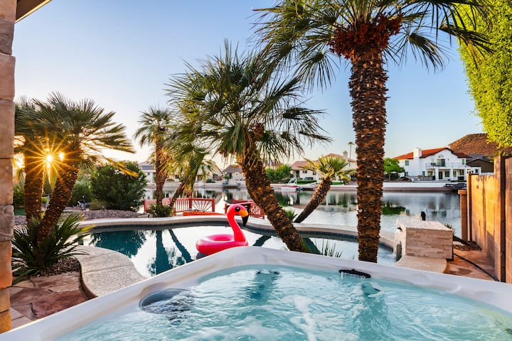 Lakefront W/ Pool & Hot Tub & Boat & Gym & Massage - Glendale, AZ