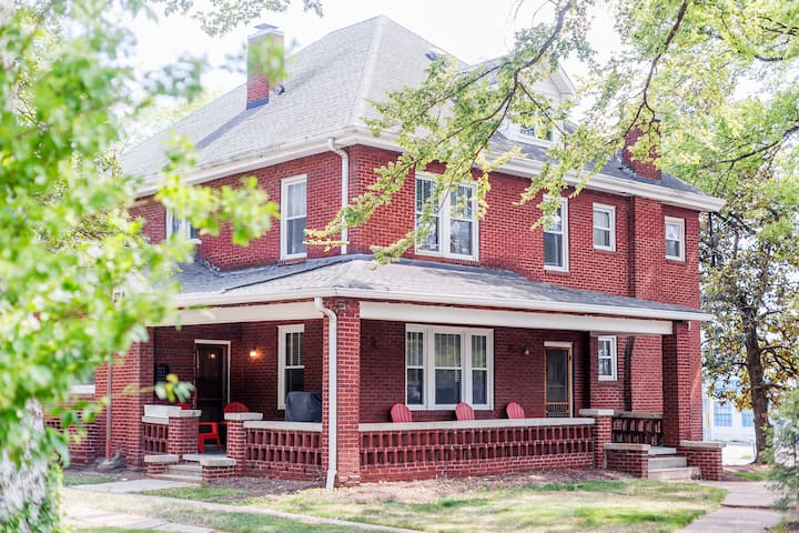 1930's Vintage Style W/modern Amenities - Knoxville