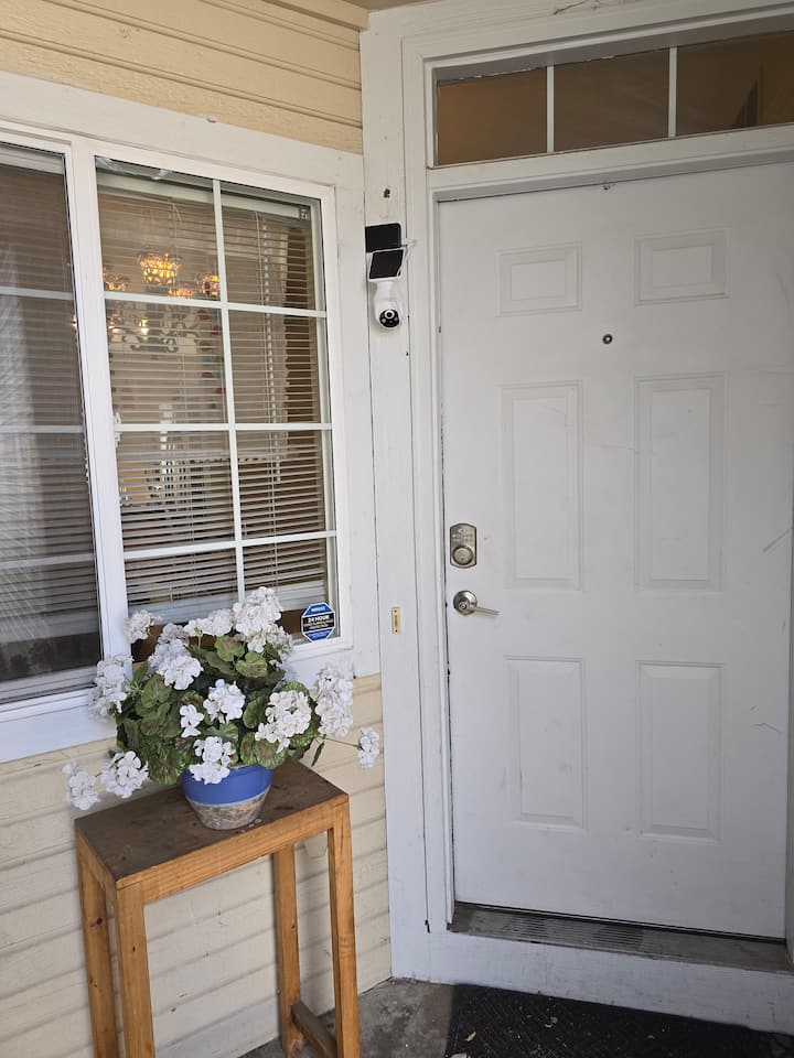 Newly Listed Cozy Townhouse - Aurora, CO