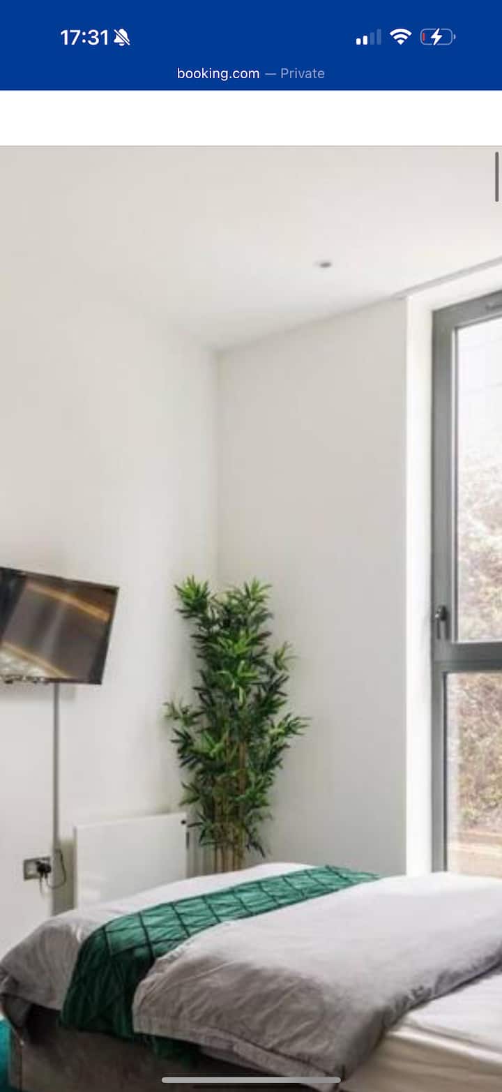 Lovely Cozy Apartment Extremely Comforting - Milton Keynes