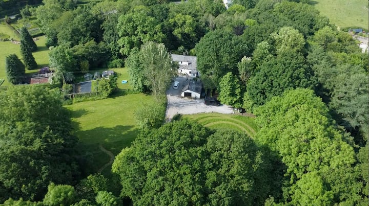 A Cosy Garden Retreat On The Edge Of The Woods. - Usk