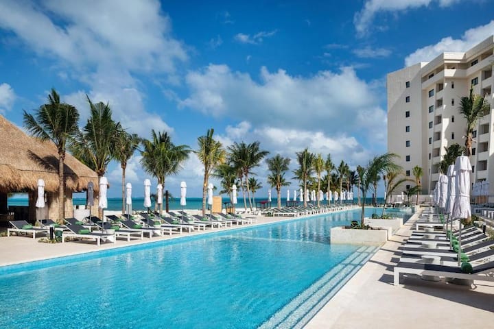 Departamento En Hotel De Zona Hotelera Con Playa - Cancún
