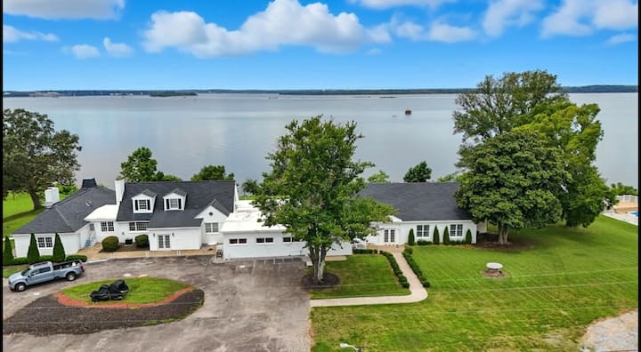 Waterfront Hidden Gem In Va - Upper Shirley Vineyards, Charles City