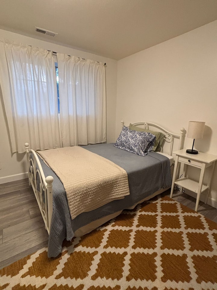 Cozy Ground-level Apartment - South Jordan, UT