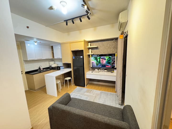 3br Mtown Serpong 7 Guest 55" Tv Free Netflix - Jakarta