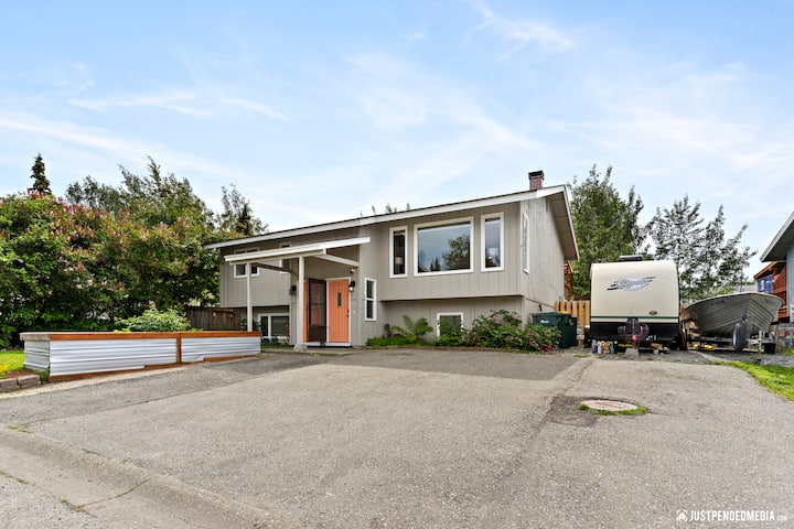 Quiet Southside Duplex - Anchorage