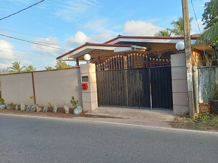 Spacious Family Aussie Holiday Home Near Airport - Sri Lanka