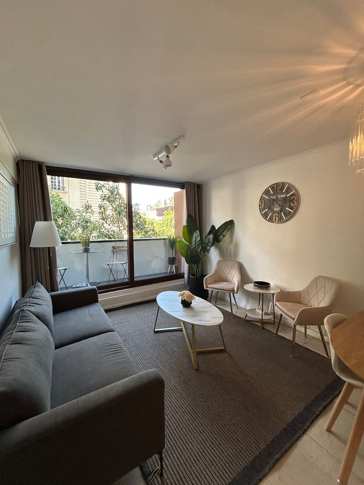 Descubre Stgo. Desde Amplio Depto. Con Vista úNica - Santiago