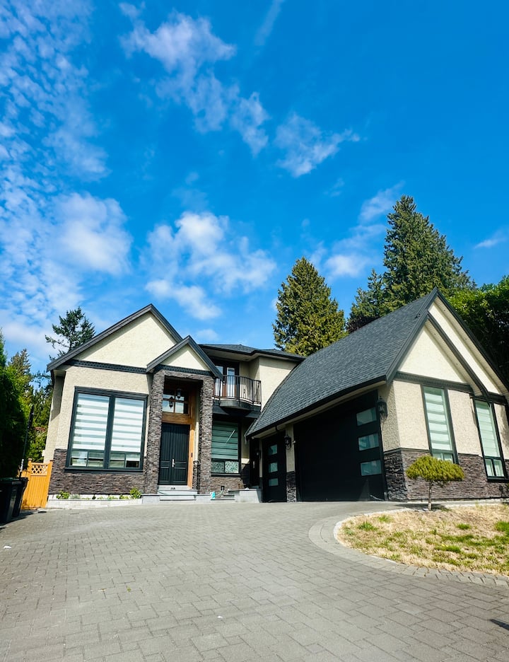 Welcome Spacious Private Suite 
Clean+comfortable - New Westminster