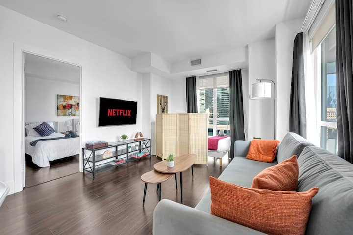 *Lakeview*sleeps 11 Near Cntower/union/mtcc/rogers - Toronto