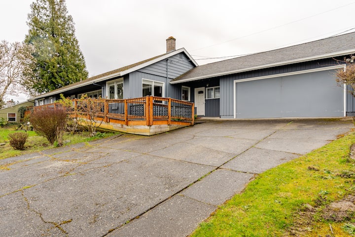 Charming Home Near The Lakeside ! - Seattle, WA