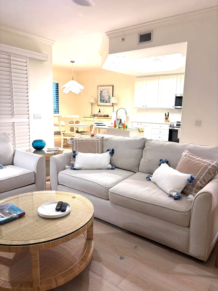 Resort Lifestyle Condo Near Beach & 5th Avenue - Naples, FL