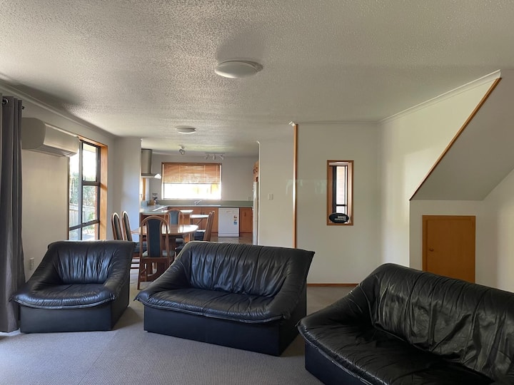 Quiet Private Central Retreat By A Gentle Stream - Blenheim
