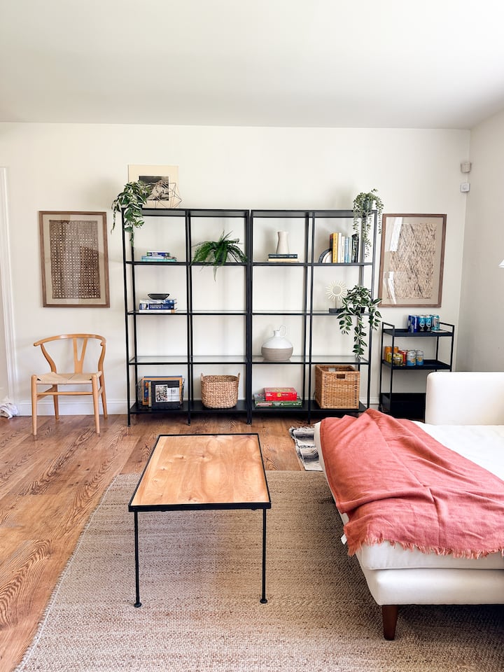 Eclectic Modern Reno-tahoe Getaway - Reno, NV