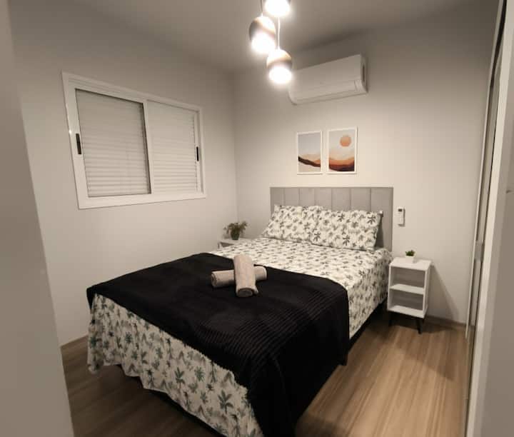 Apê Completo, Com Ar Condicionado Próximo à Uel - Londrina